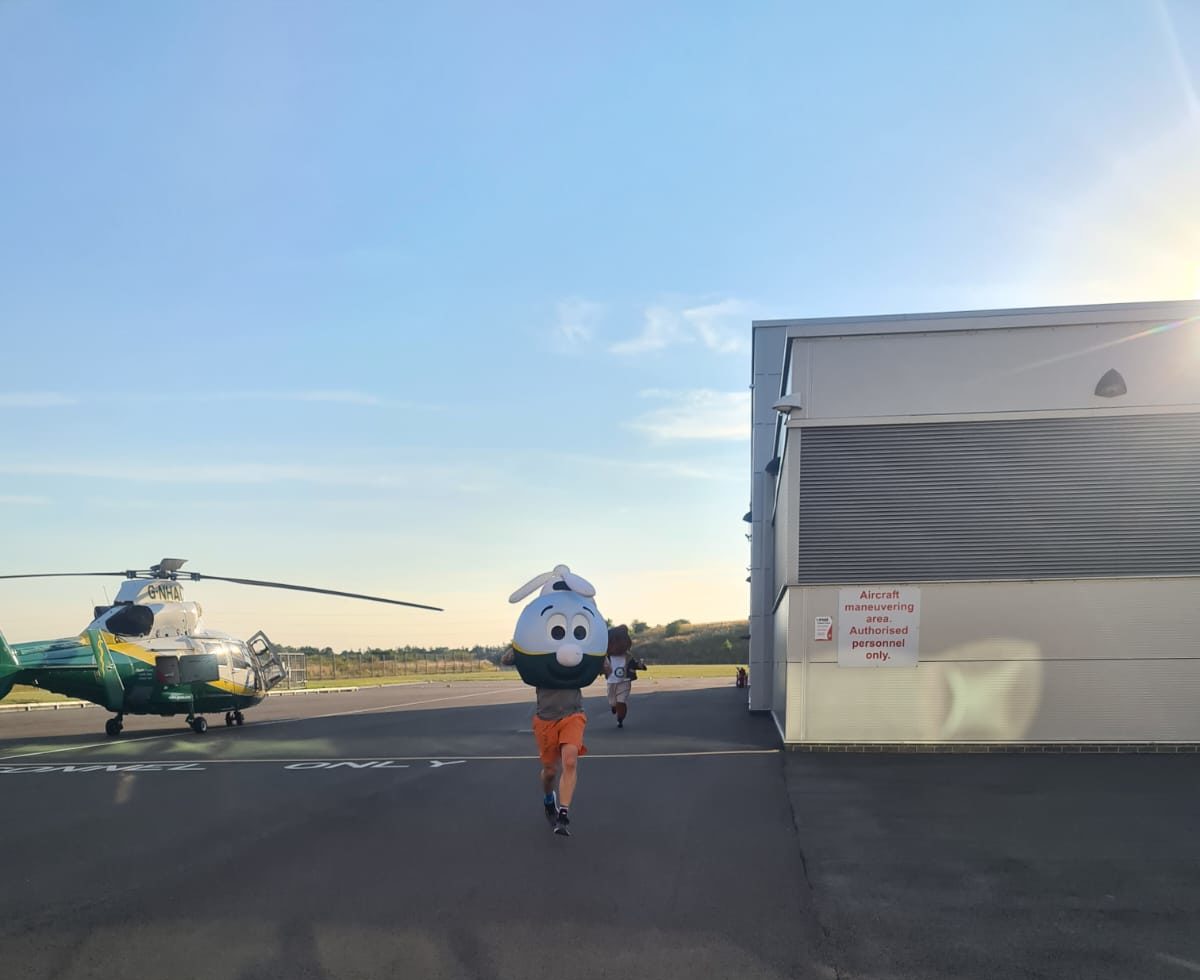 GNAAS paramedic in helicopter costume for Great North Run - Great North ...